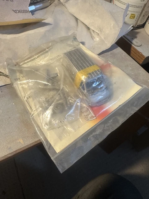 MODEL BUS COMPANY 1:76 4mm White Metal Kit 34 - Ford Transit Van c1988 ...