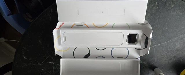 APPLE WATCH SE Stand Alone Cellular Unworn Strap With Box And ...