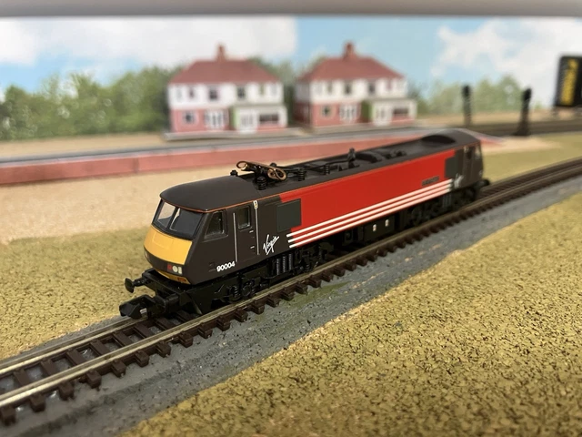 GRAHAM FARISH N Gauge Class 90 Electric Loco in Virgin Livery. NEEDS ...