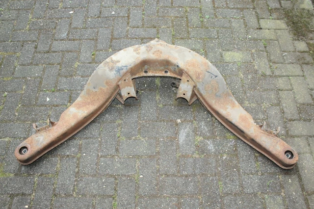 MERCEDES-BENZ W123 200 Rear Axle Axle Carrier Axis / for Vintage Cars £ ...