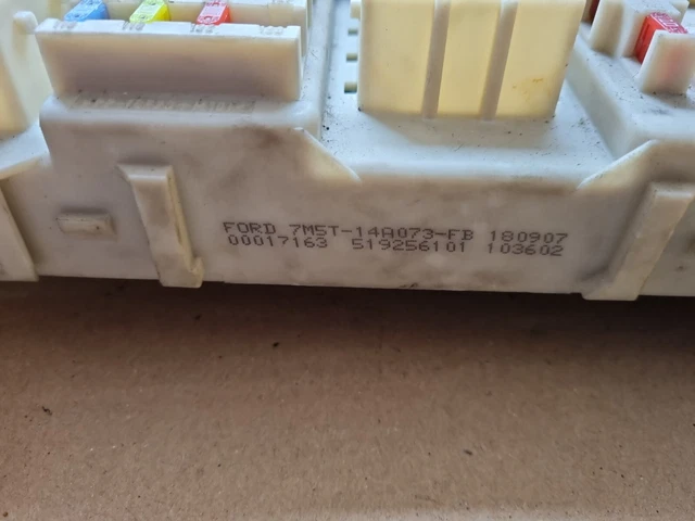 FORD FOCUS MK2 C-Max Body Control Module Fuse Box Bcm 7M5T-14A073-Fb ...
