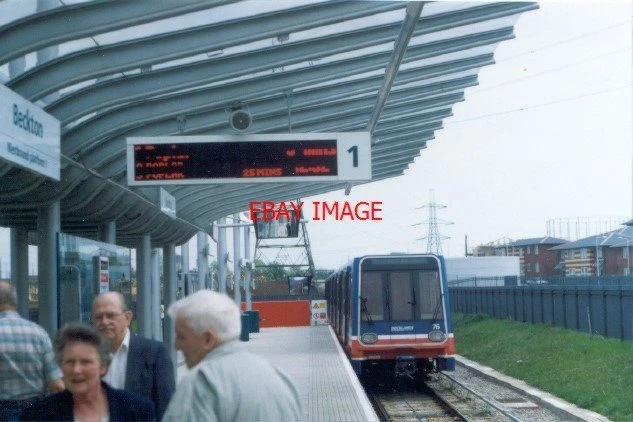 PHOTO 1994 Beckton The Dlr Railway Station £2.00 - PicClick UK