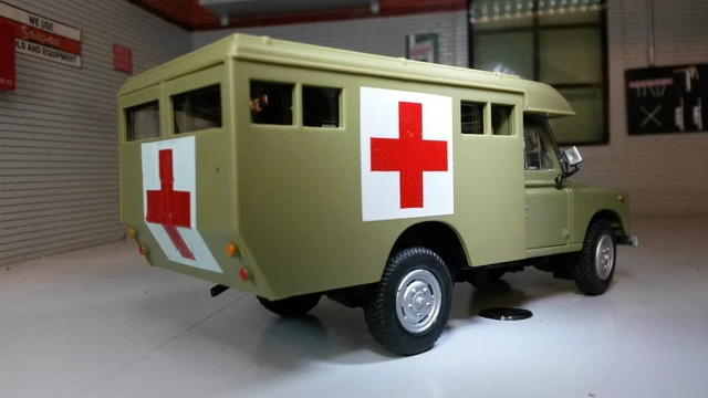 1:43 SCALE MODEL Land Rover Series 2a 3 Marshall Body Ambulance Oxford ...