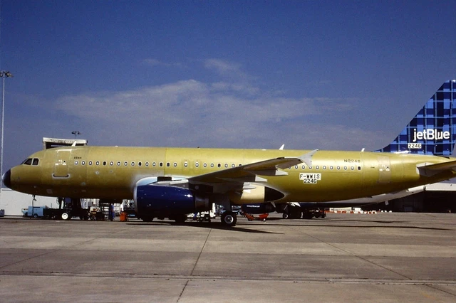 ORIGINAL 35MM COLOUR Slide of jetBlue Airbus A320-232 F-WWIS 2246 ...
