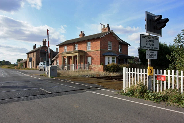 PHOTO 6X4 STATION Farm Scorborough The style and title of the building ...