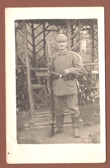 FOTO I.WELTKRIEG DEUTSCHER Soldat feldgrau mit Pickelhaube,Gewehr,Bajonett EUR 4,99 - PicClick DE
