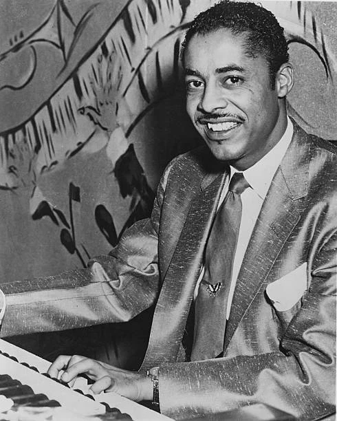 ERNIE FREEMAN POSES At A Keyboard In 1957 Old Music Photo EUR 6,64 ...