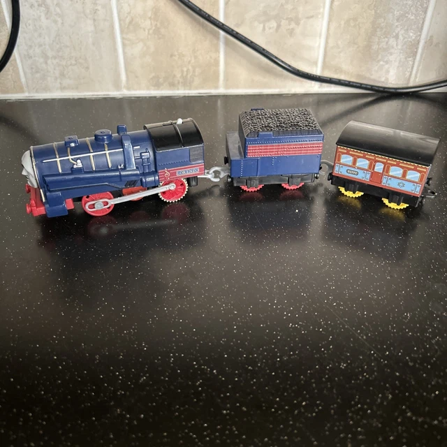 TRACKMASTER THOMAS AND Friends Train Lorenzo Tank Motorised Engine £8. ...