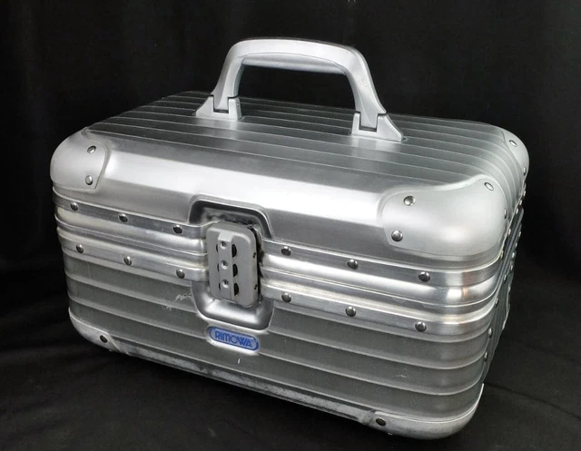 RIMOWA TOPAS 928.38 Beauty Case 17L Silver Camera case $1,337.89 ...