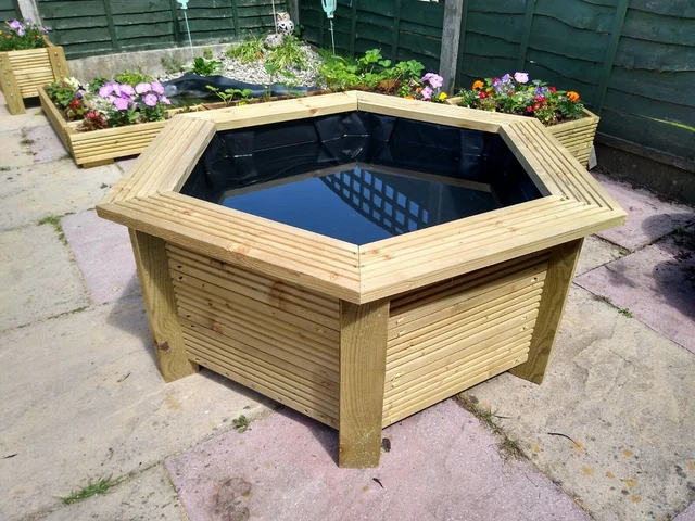 LARGE WOODEN WATER Feature Hexagonal Raised 120L Garden Pond Seat Top ...