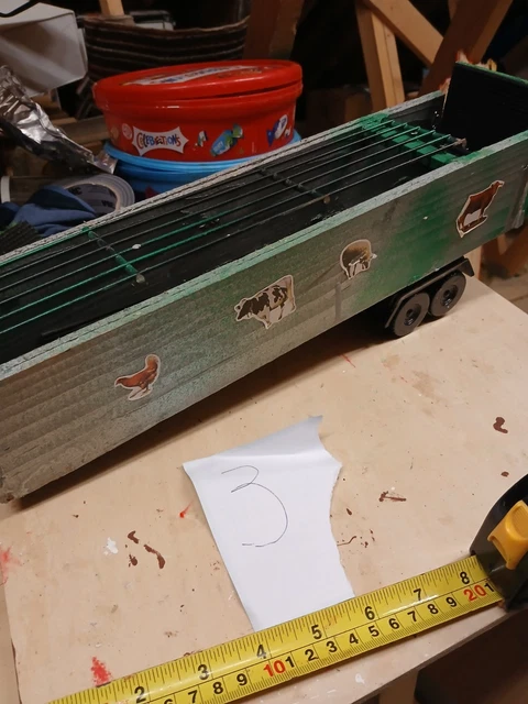 CATTLE, SHEEP & PIGS, TOY Trailer FOR HAULAGE . 3 Study Pictures Please ...