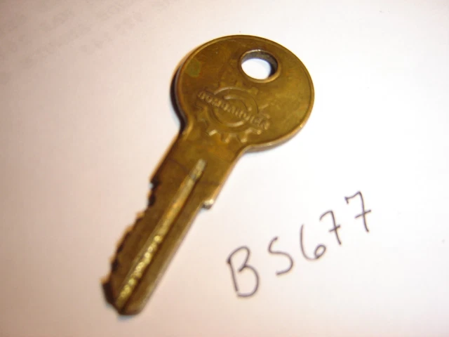 VINTAGE BRP BOMBARDIER Skidoo Ski Doo Snowmobile Pre-Cut Key Bs677 $5. ...