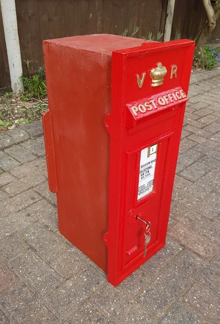 ROYAL MAIL POST Office GPO Genuine cast iron VR Victorian Wall Post Box ...