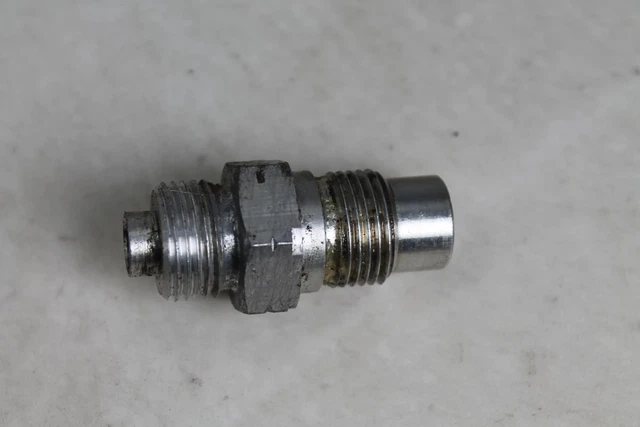 ORIGINAL VW T4 Tacho drive Threaded insert Gearbox Tacho shaft drive ...