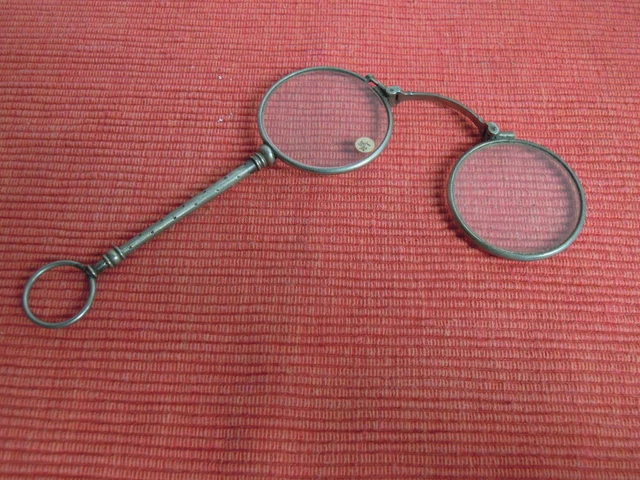 ANCIEN FACE A Main Binocle Lorgnon Lunette Pliant Métal Argenté EUR 45 ...