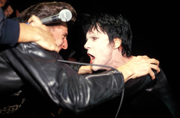 LUX INTERIOR AND Cramps, Lux Interior Performing 1990s Old Music Photo ...