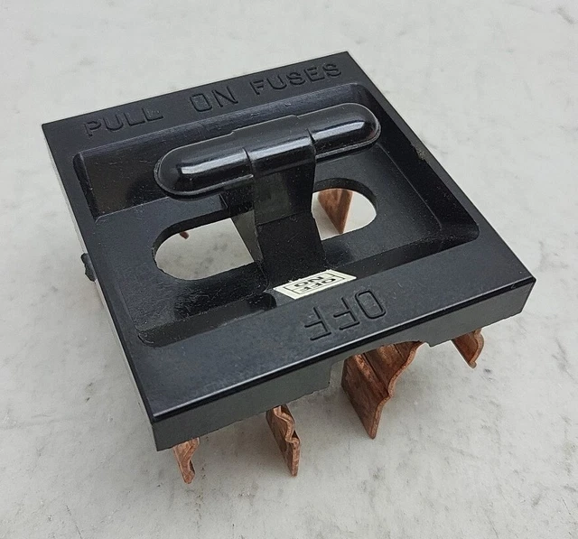 MIDWEST 98B8009 P28 Pull Out Disconnect Box Fuse Holder 60 Amp *NEW W ...