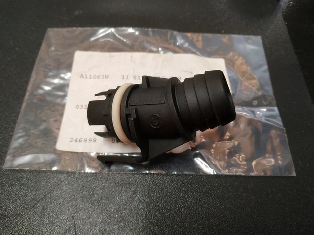 BMW E36-E34 INTAKE manifold connector !NEW! GENUINE 11611738629 EUR 14 ...