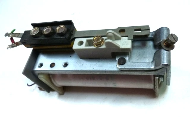 GPO STROWGER 3000 Type Relay With A 3000 + 3000 Ohm Coil Designated M ...