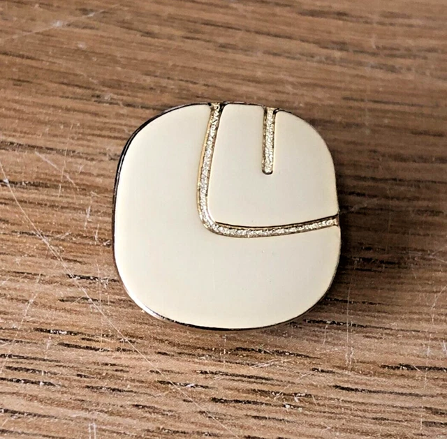 LEEDS UNITED LUFC Gold Coloured Smiley Pin Badge £4.00 - PicClick UK