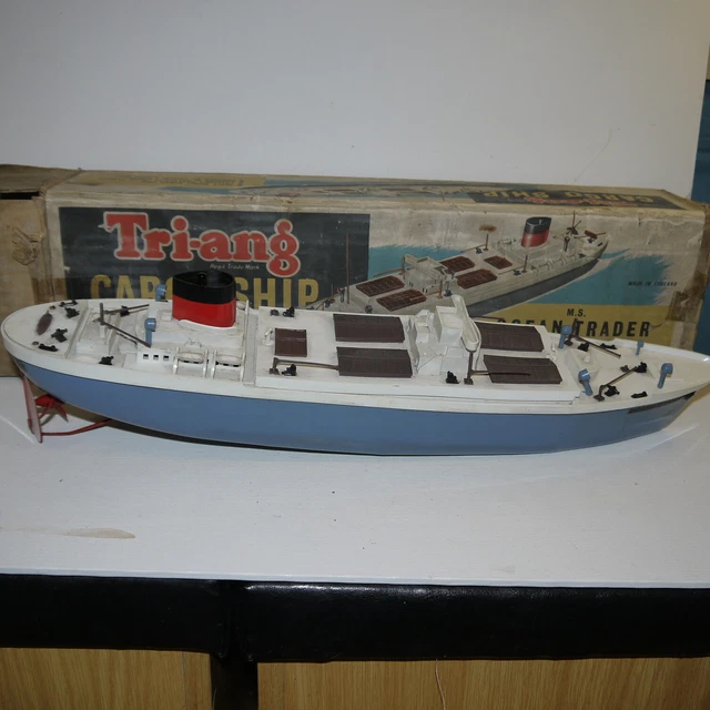 TRI-ANG 'CARGO SHIP M.S. OCEAN TRADER' BOXED No.436S working £50.00 ...
