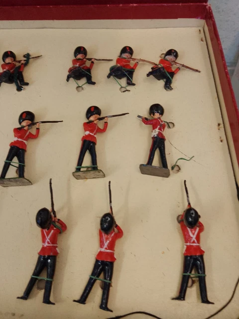 BRITAINS LEAD TOY Soldiers. Coldstream Guards Set 90 In Three Firing ...