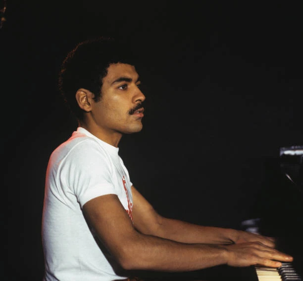 JAZZ MUSICIAN HILTON Ruiz Performs On Stage 1990 Singer Music OLD PHOTO ...