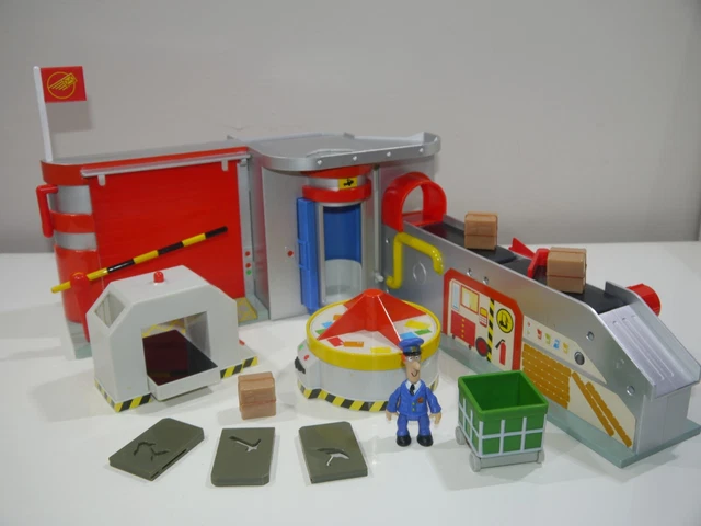 POSTMAN PAT BUNDLE Deluxe Sorting Office Conveyor Belt X-Ray Pat ...