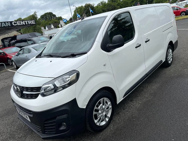 VAUXHALL VIVARO 1.5 Turbo D 2900 Dynamic L2 H1 Euro 6 (s/s) 6dr Diesel ...