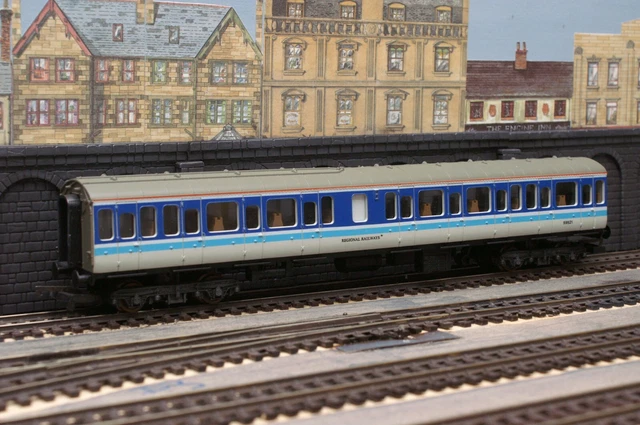 LIMA DMU CENTRE car, Class 117 British Rail REGIONAL RAILWAYS £14.63 ...