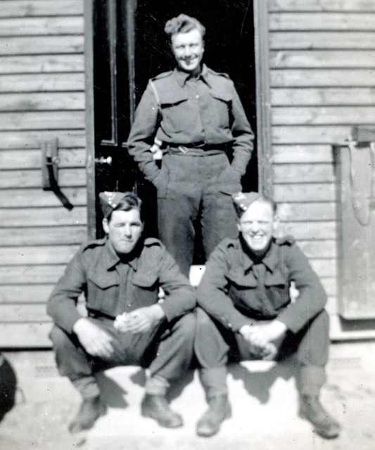 WW2 WORLD WAR Two military photograph soldier portrait group British ...