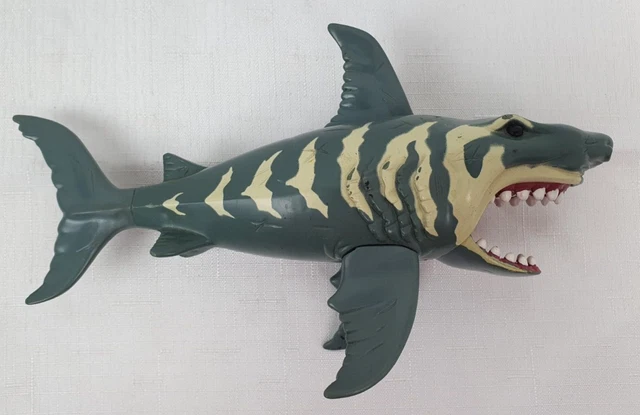 GREAT WHITE SHARK Biting Chomping Toys R Us Action Figure Chap Mei EUR ...