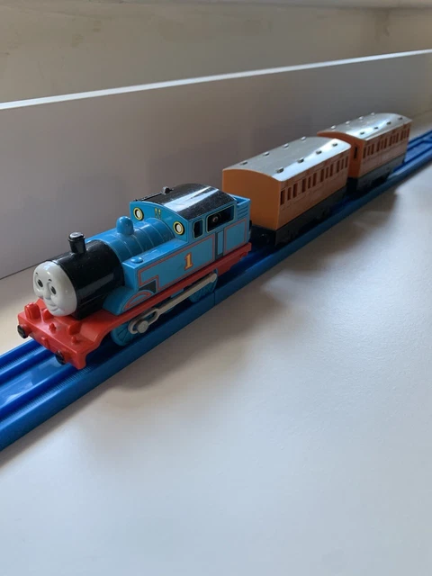 TOMY TRACKMASTER THOMAS the tank engine train thomas £10.00 - PicClick UK