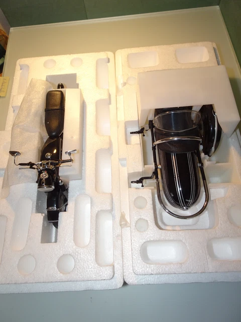 BMW DEALER EDITION / Schuco 1:10 - BMW R60/2 mit Seitenwagen/Beiwagen ...