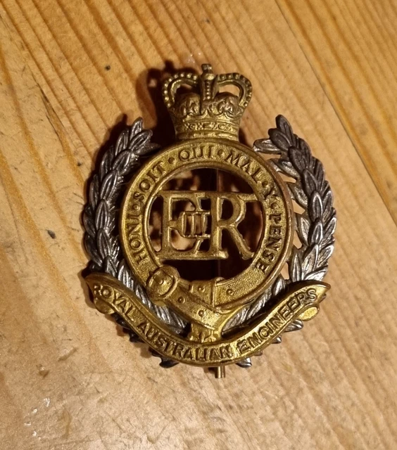 ROYAL AUSTRALIAN ENGINEERS Officers Original Cap Badge £15.00 - PicClick UK
