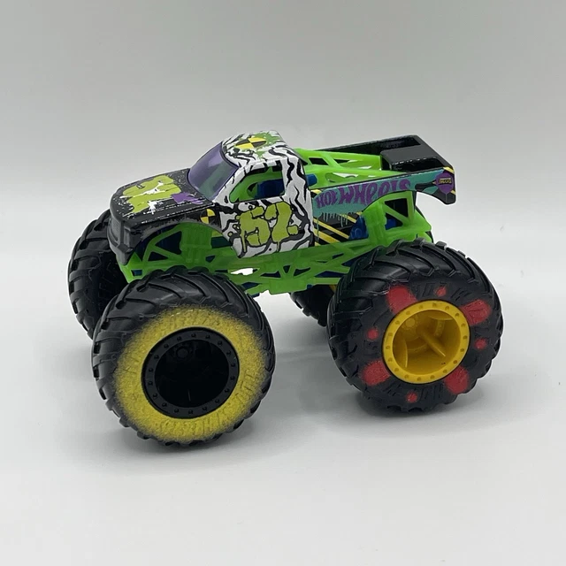 HOT WHEELS MONSTER Trucks Torque Terror HW Demo Derby 52 1/64 Scale ...