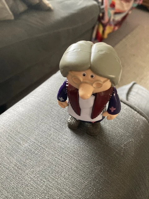 POSTMAN PAT LARGE Figures Mrs Goggins Movable Figure 8,5 cm 2005 £4.00 ...
