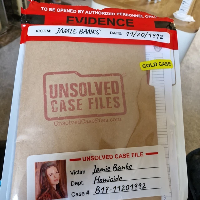 UNSOLVED CASE FILES. Solve the Jamie Banks Cold Case. Superb Condition ...