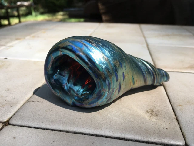 COLIN HEANEY SIGNED Irridescent Glass Sea Shell in excellent condition ...