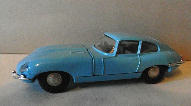 TRIANG SPOT ON 217 Jaguar E Type Blue Professional Repaint. Looks ...