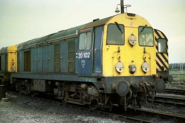 35MM COLOUR NEGATIVE DIESEL RAILWAY CLASS 20 20102 WARRINGTON WITH (c ...
