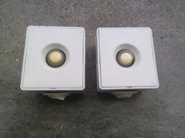 1 BOUTON poussoir ancien PLEXO LEGRAND + voyant 220v référence 91812 ... 1 BOUTON poussoir ancien PLEXO LEGRAND + voyant 220v référence 91812 ...