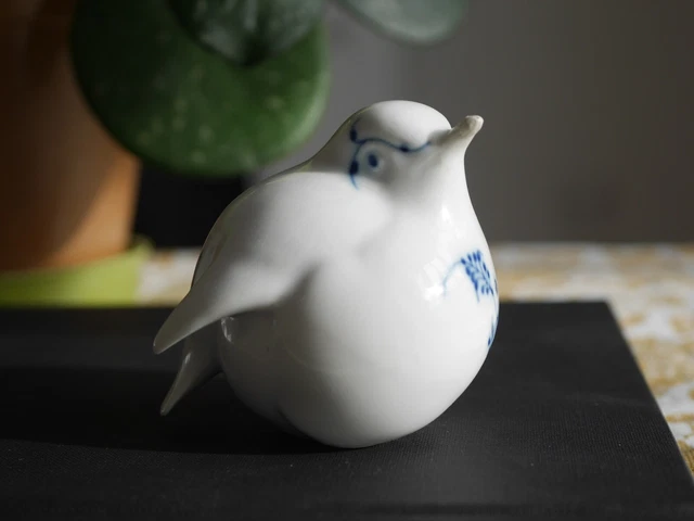 VINTAGE RARE BLUE White Royal Copenhagen Fat Robin Bird Porcelain ... VINTAGE RARE BLUE White Royal Copenhagen Fat Robin Bird Porcelain ...