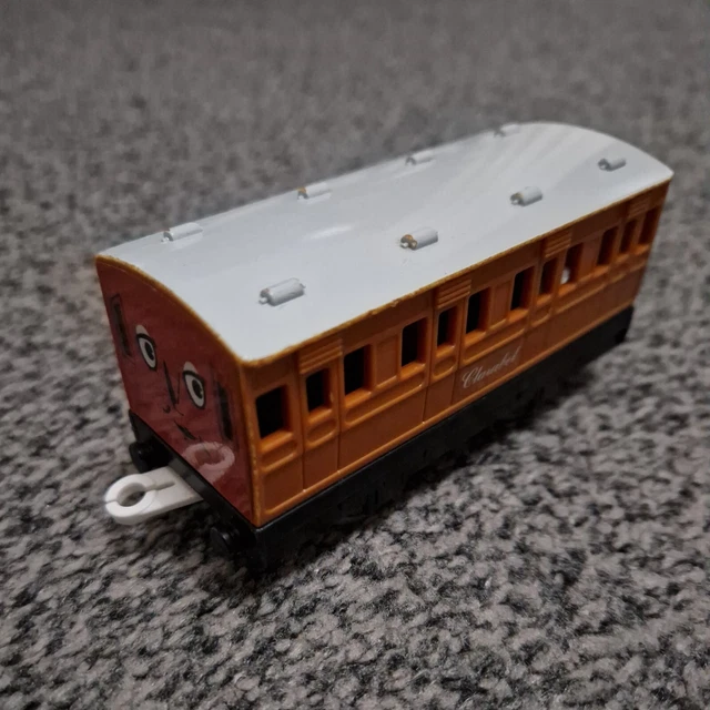 TOMY TRACKMASTER THOMAS the tank engine carriage clarabel £3.99 ...