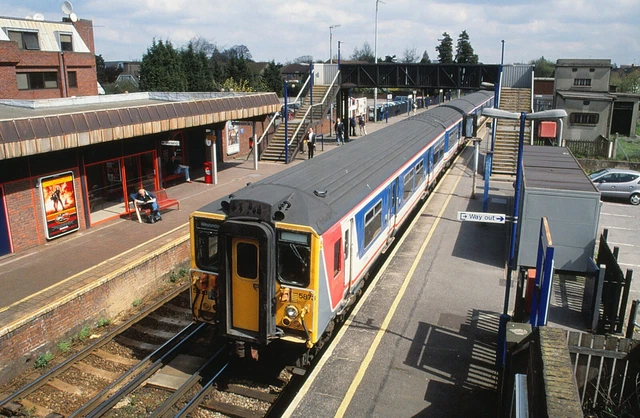 347 RAILWAY COLOUR Slide Emu Class 442 At Parkstone 2000 £3.99 ...