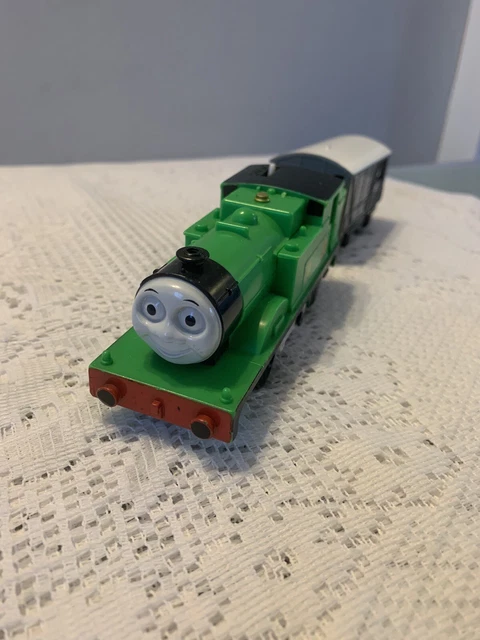 THOMAS TRACKMASTER BATTERY Operated Oliver & Toad £50.00 - PicClick UK