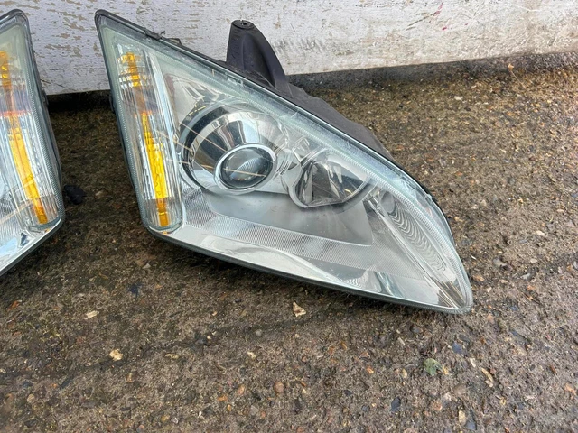 FORD FOCUS ST 225 Front Xenon Headlights Pair Clear Standard Mk2 2007 £ ...