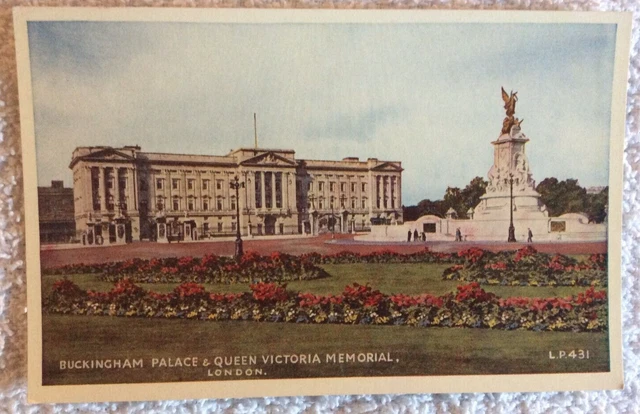 BUCKINGHAM PALACE & Queen Victoria Memorial London England Vintage ...