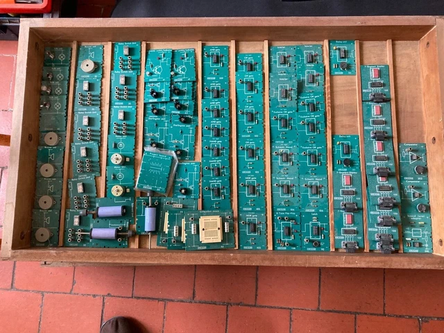 UNILAB ELETRICAL/ELECTRONIC education boards - large range - multi-item ...
