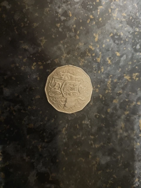 AN AUSTRALIAN 12-SIDED COAT of ARMS 50 CENT Piece Coin 1984 Excellent ...